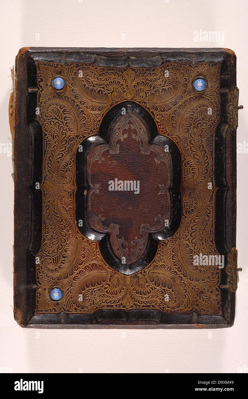Vintage photo album cover hi-res stock photography and images - Alamy
