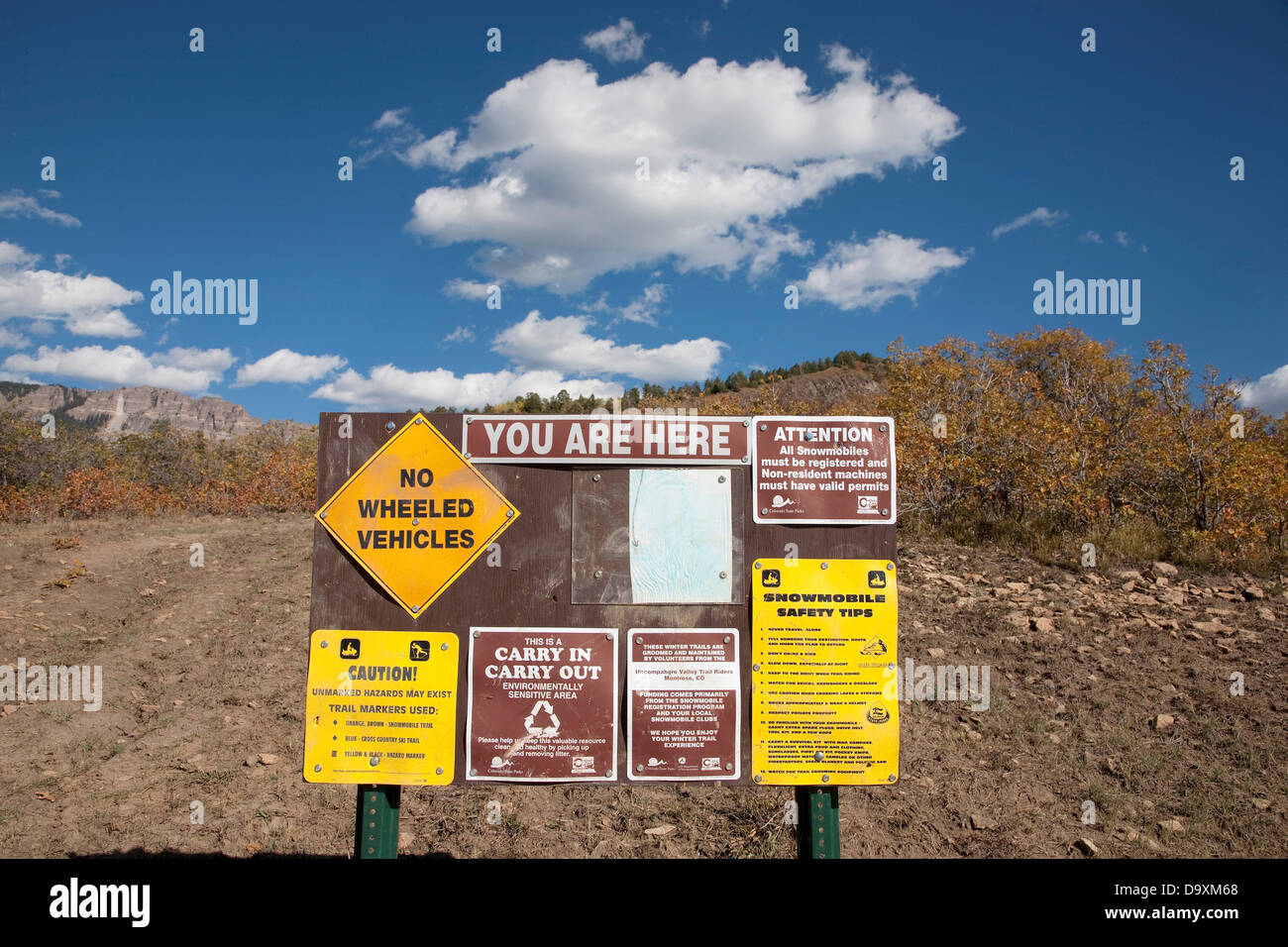 Road signs outside ridgeway hi-res stock photography and images - Alamy