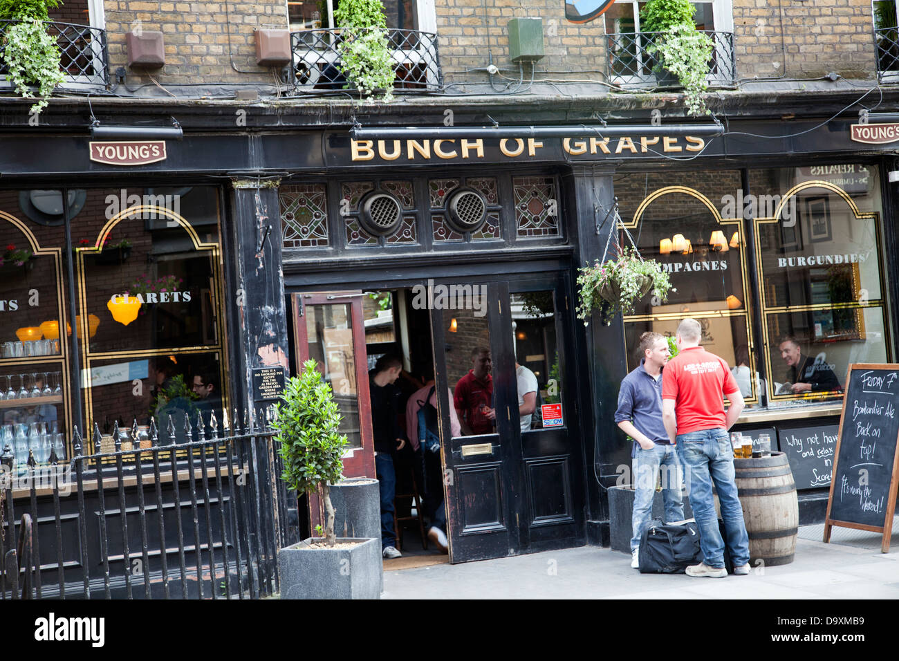 Exterior of bunch of Grapes Pub in London Bridge - London UK Stock ...
