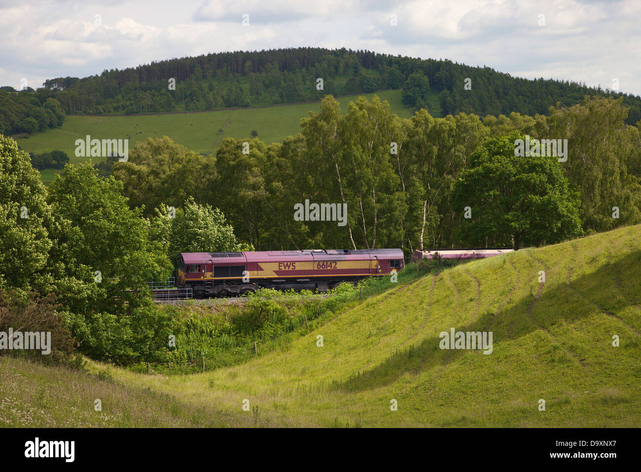 Uk frieght train hi-res stock photography and images - Alamy