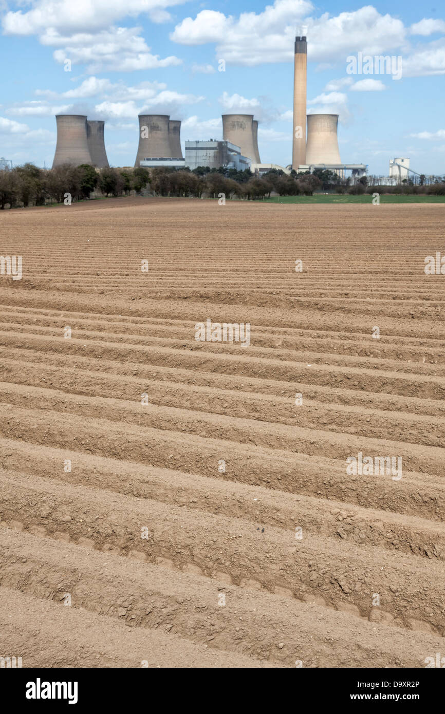 Working power station hi-res stock photography and images - Alamy