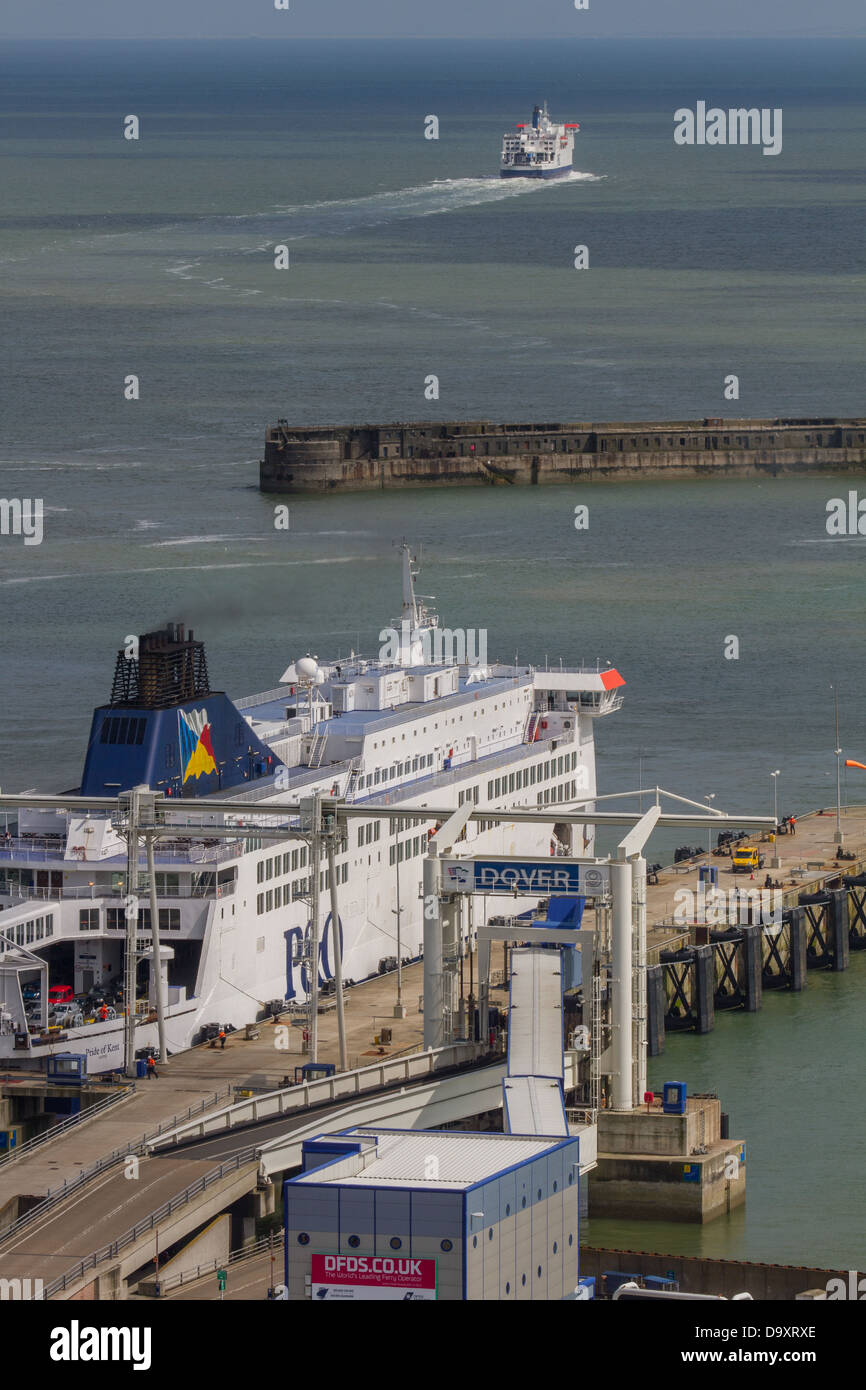 Port of Dover, Kent on a busy summer's day Stock Photo - Alamy
