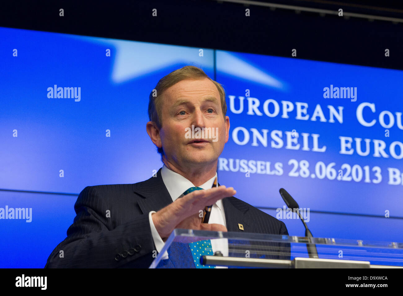 Taoiseach enda kenny press hi-res stock photography and images - Alamy