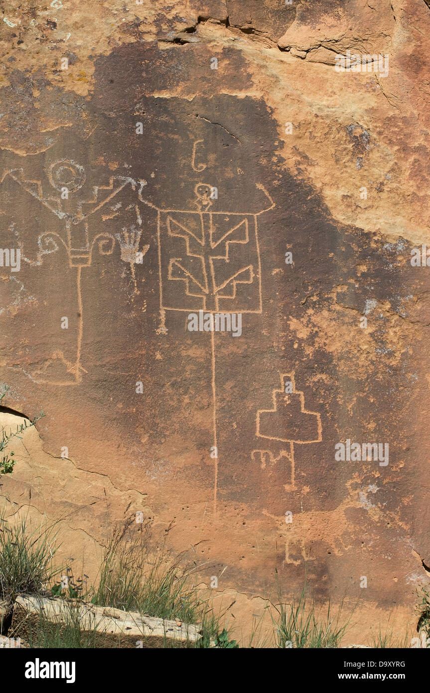 Native American petroglyphs in Lobo Canyon, Cebolla Wilderness, New ...