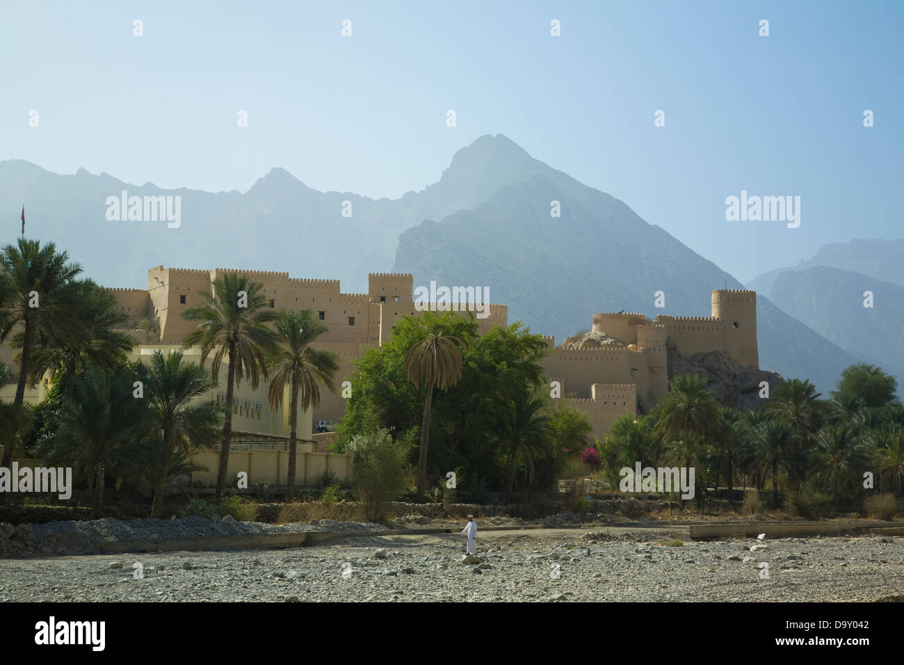 The Hajar Mountains and Fort of Nakhal, Nakhal, Oman Stock Photo - Alamy