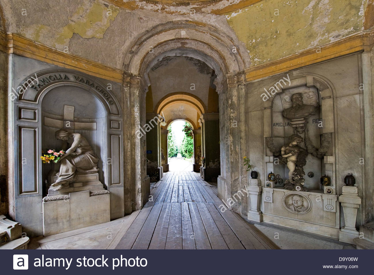 Staglieno Cemetery High Resolution Stock Photography and Images - Alamy