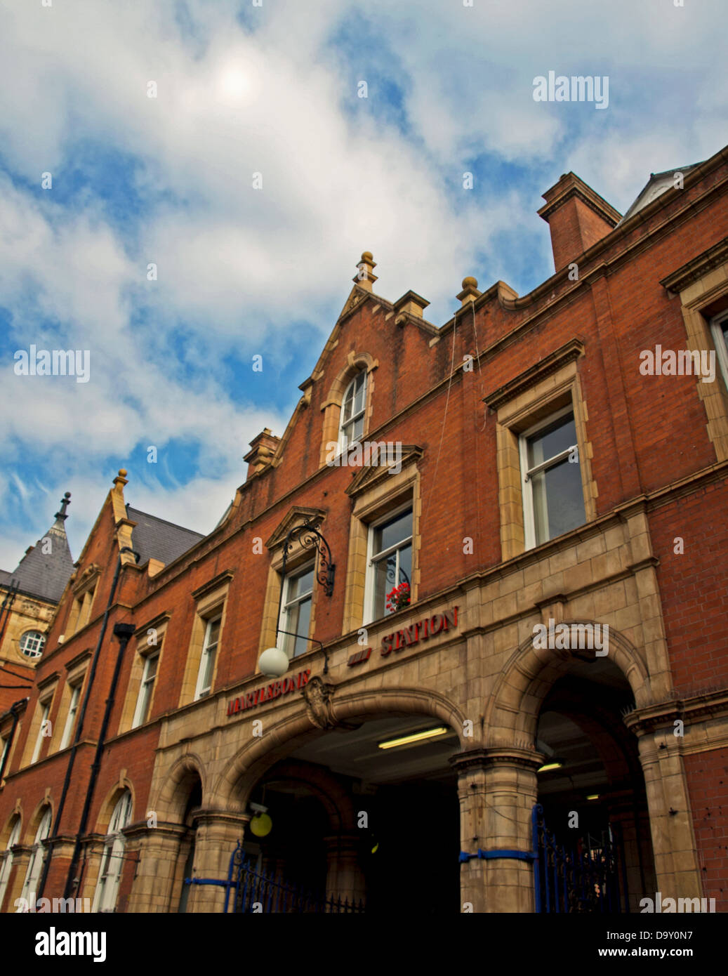 Marylebone station london entrance hi-res stock photography and images ...