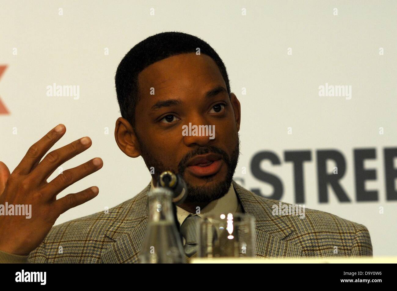 Pursuit Of Happiness Will Smith High Resolution Stock Photography and ...
