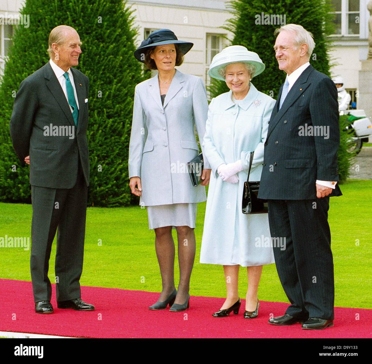 Prince Philipp, Christina Rau, Queen Elizabeth II. and German president ...