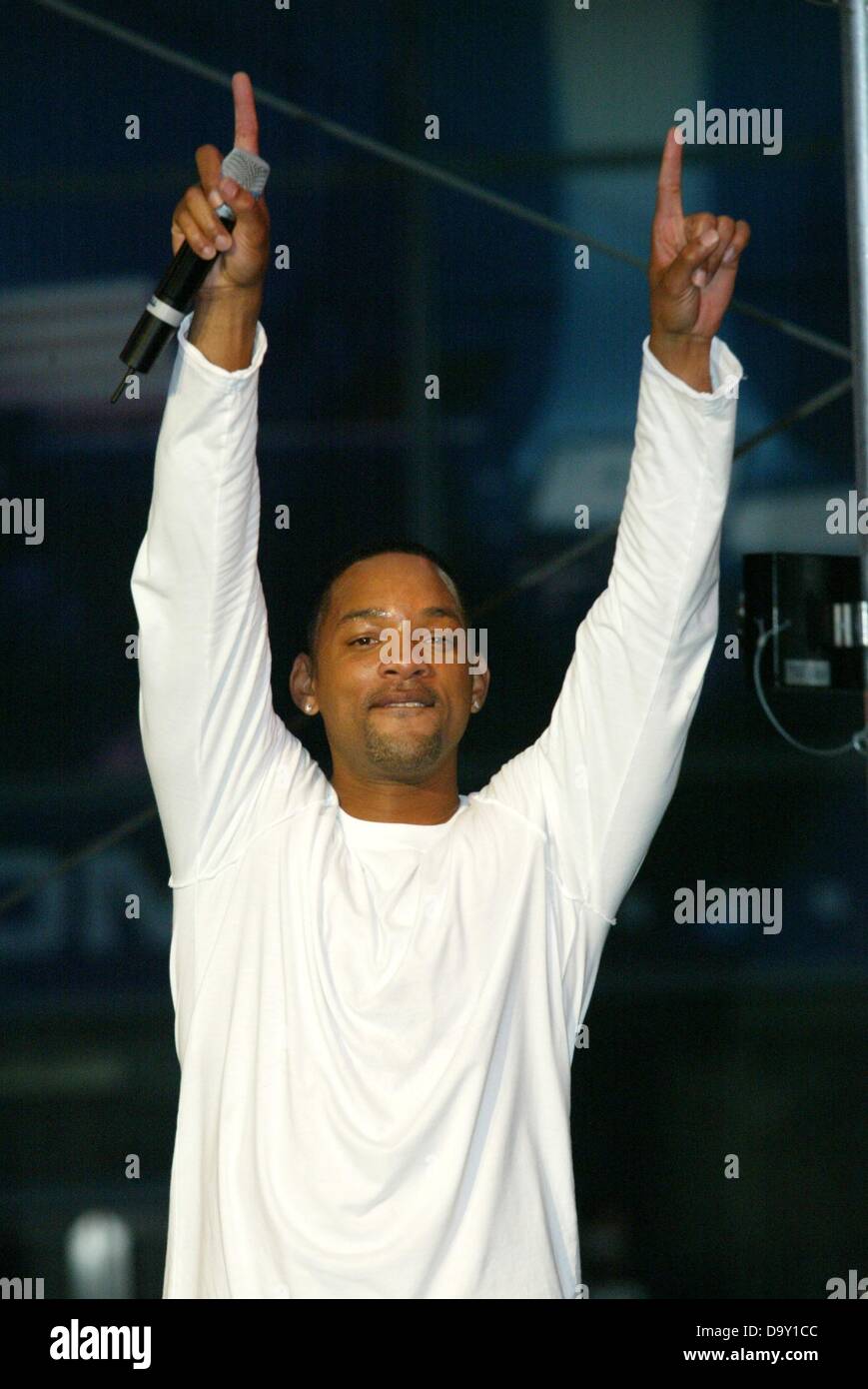 Will Smith at the premiere of "I, Robot" in Berlin Stock Photo - Alamy