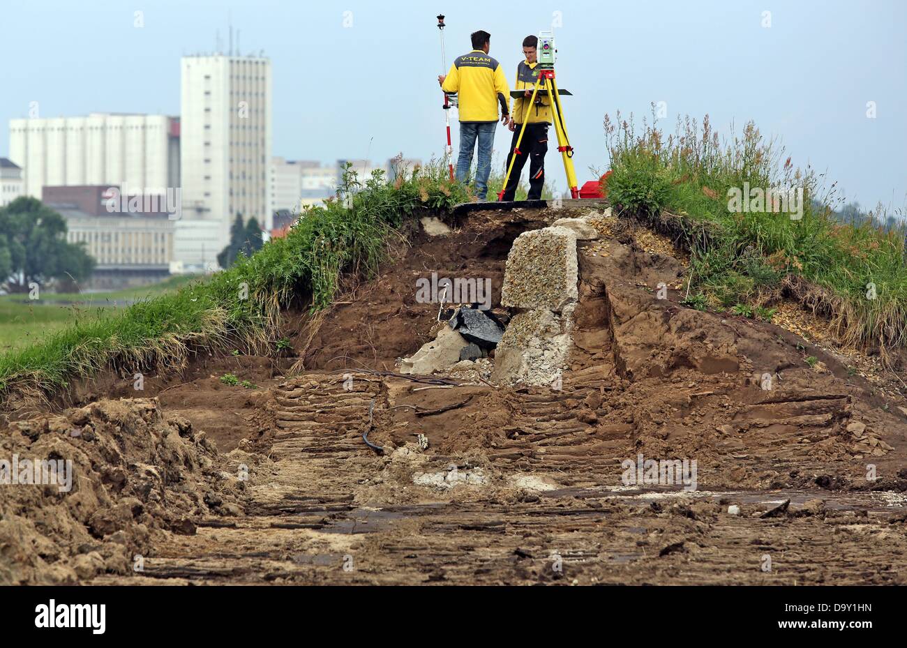 Broken dike hi-res stock photography and images - Alamy