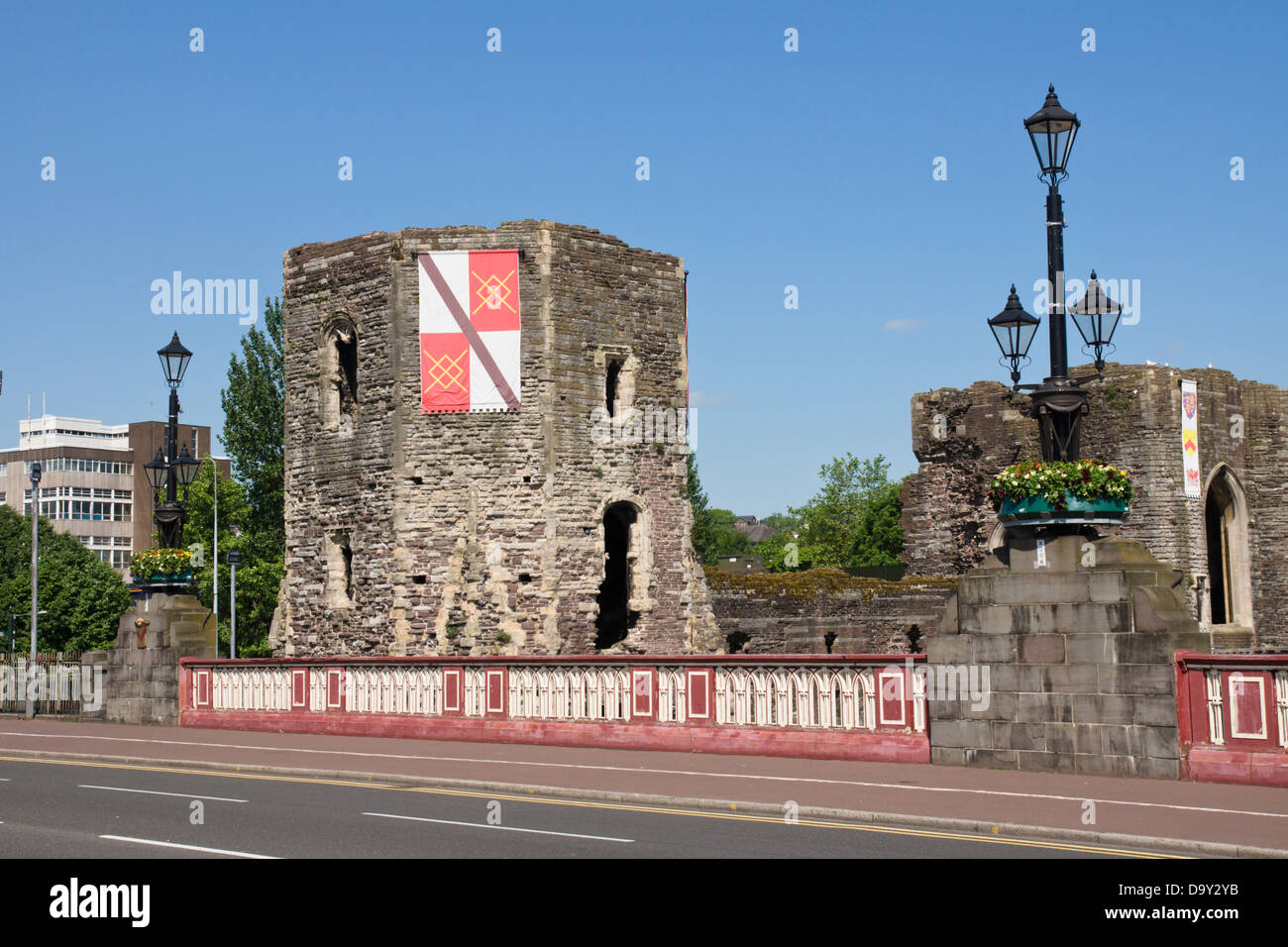 Newport wales castle hi-res stock photography and images - Alamy
