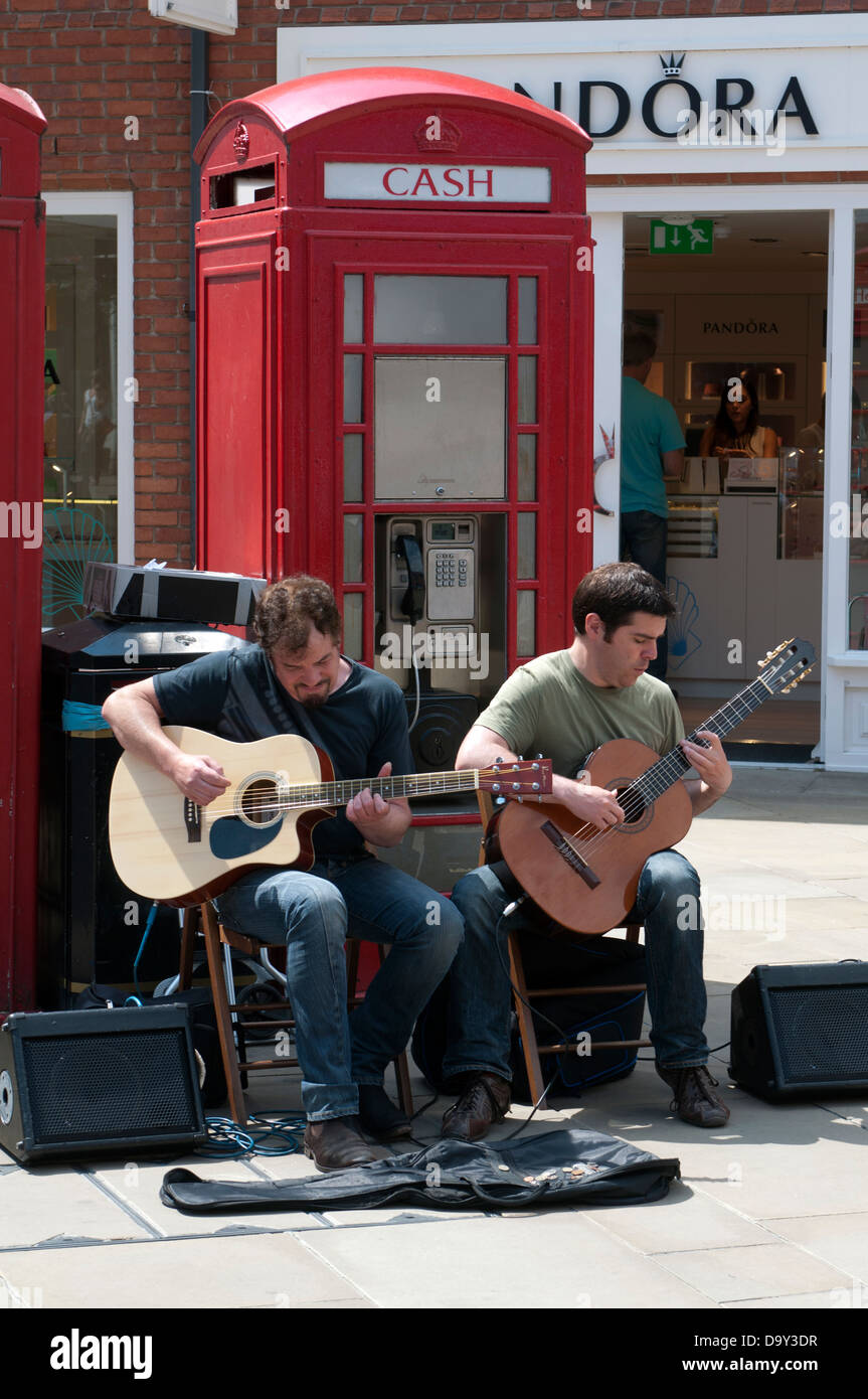 Buskers Playing Guitars High Resolution Stock Photography and Images - Alamy
