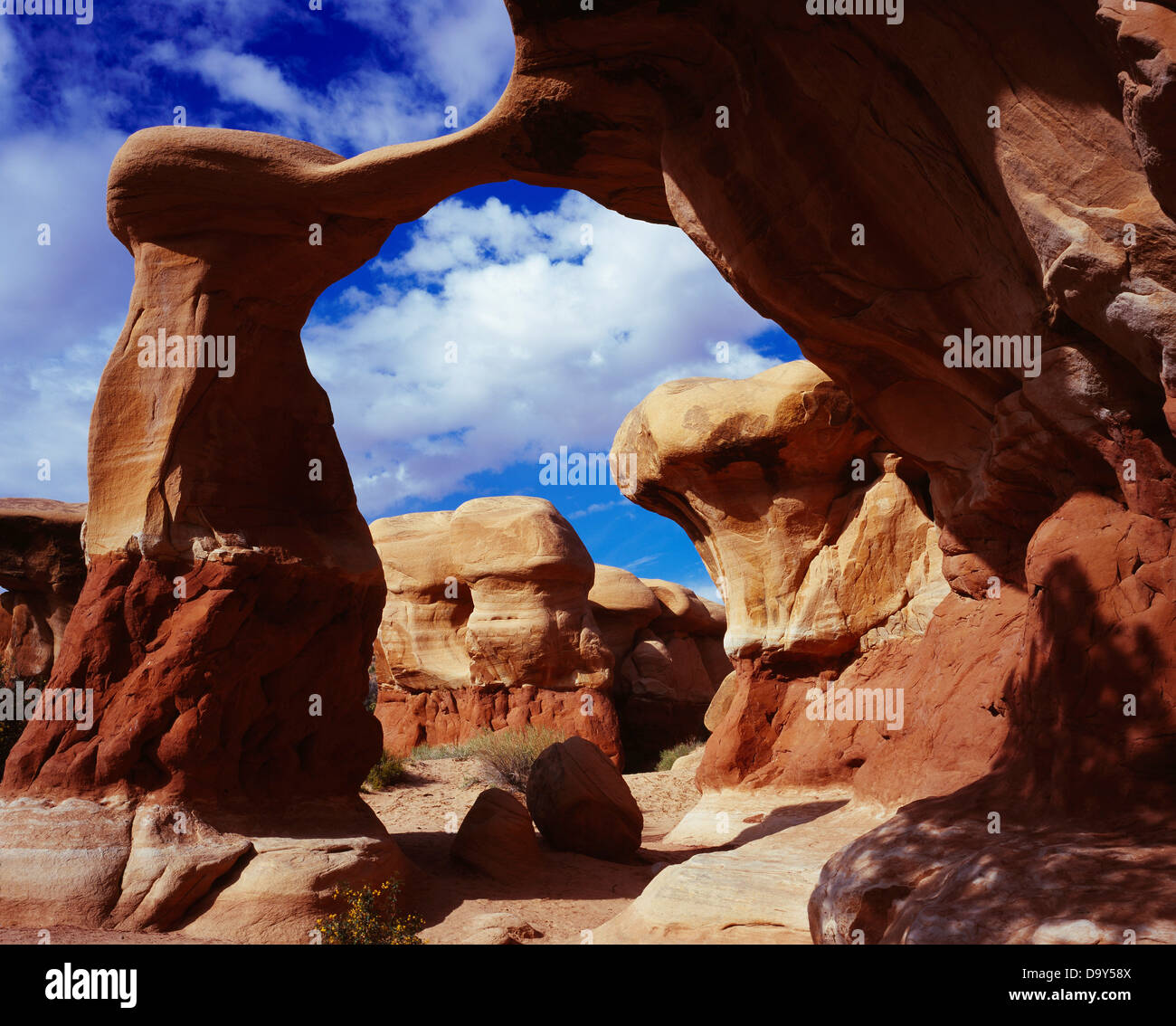 Metate arch in devils hi-res stock photography and images - Alamy