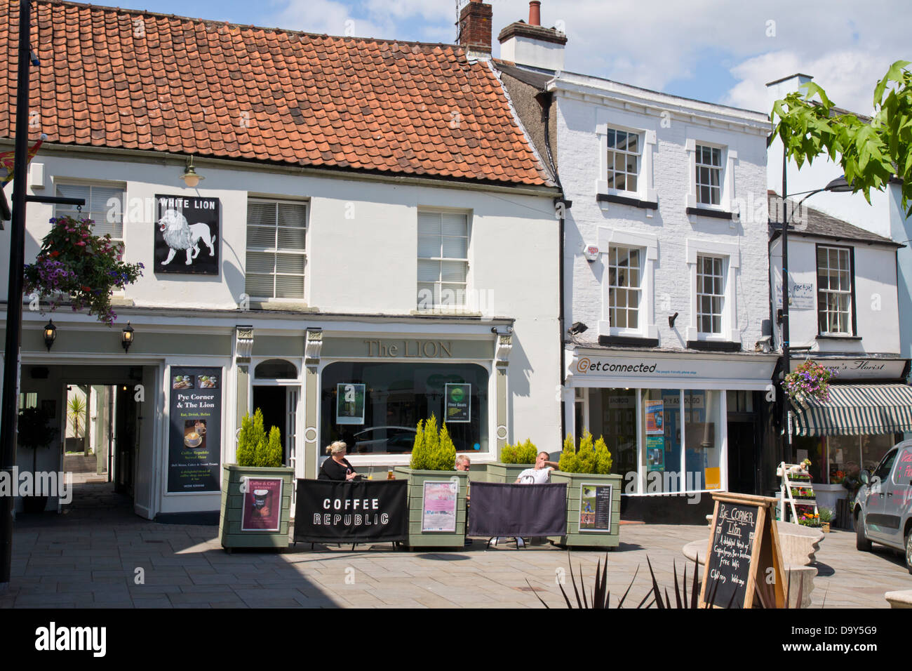 The white Lion Pub, Chepstow a small town in Monmouthshire Wales UK ...