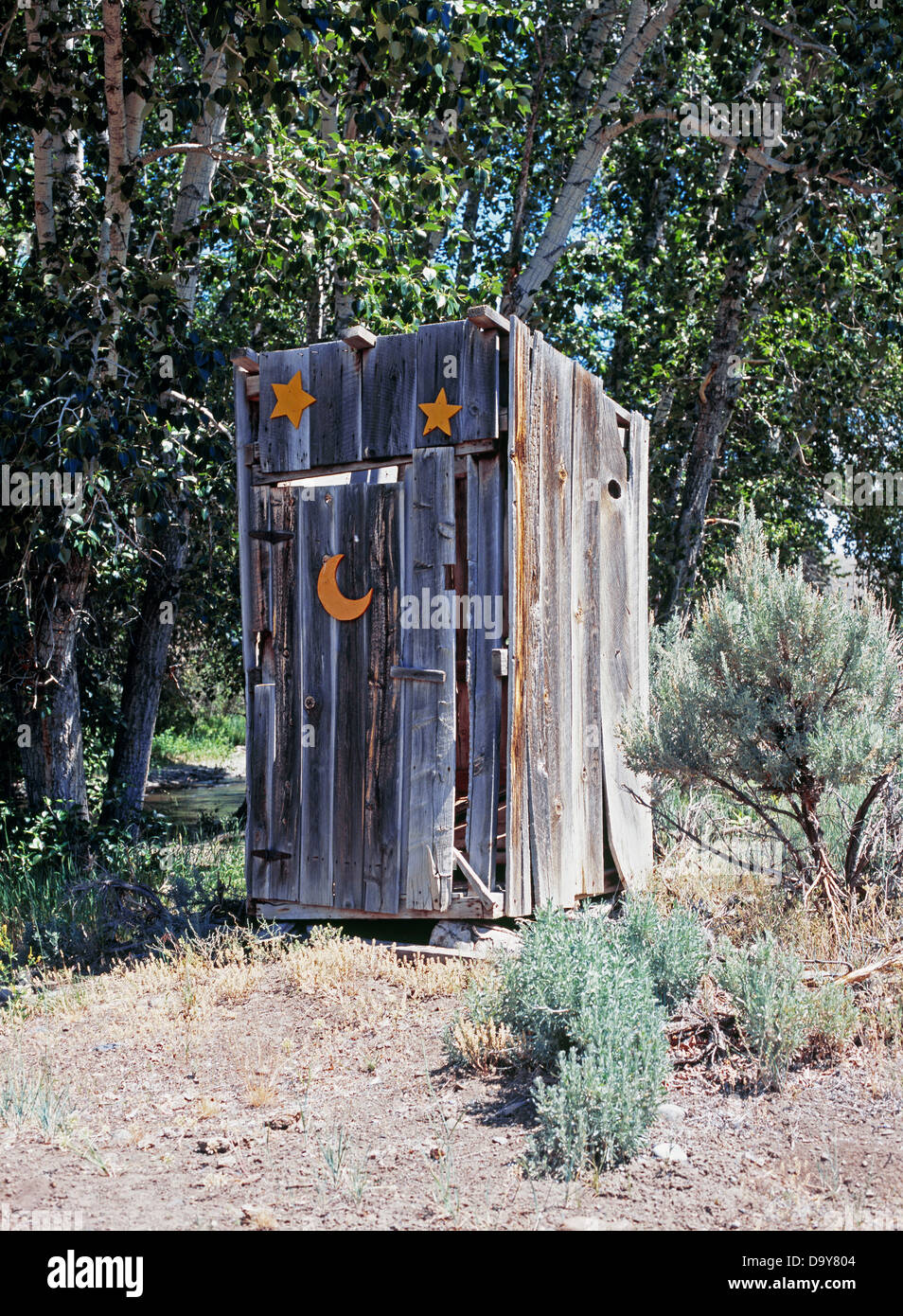 Outhouse with crescent moon hi-res stock photography and images - Alamy