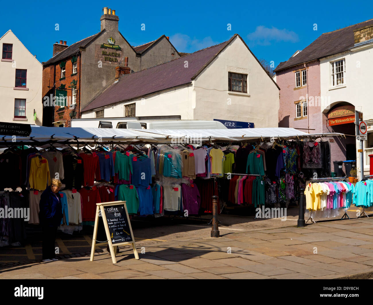 Town square uk hi-res stock photography and images - Alamy