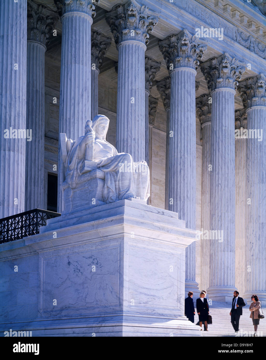 Lawyer on court steps hi-res stock photography and images - Alamy