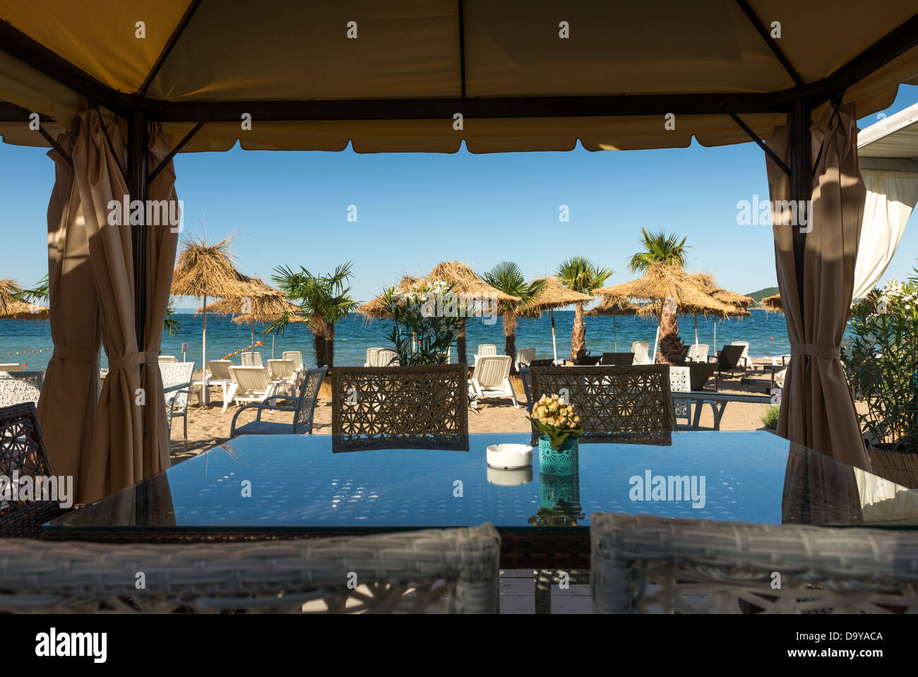 Beach summer restaurant on the sea Stock Photo - Alamy