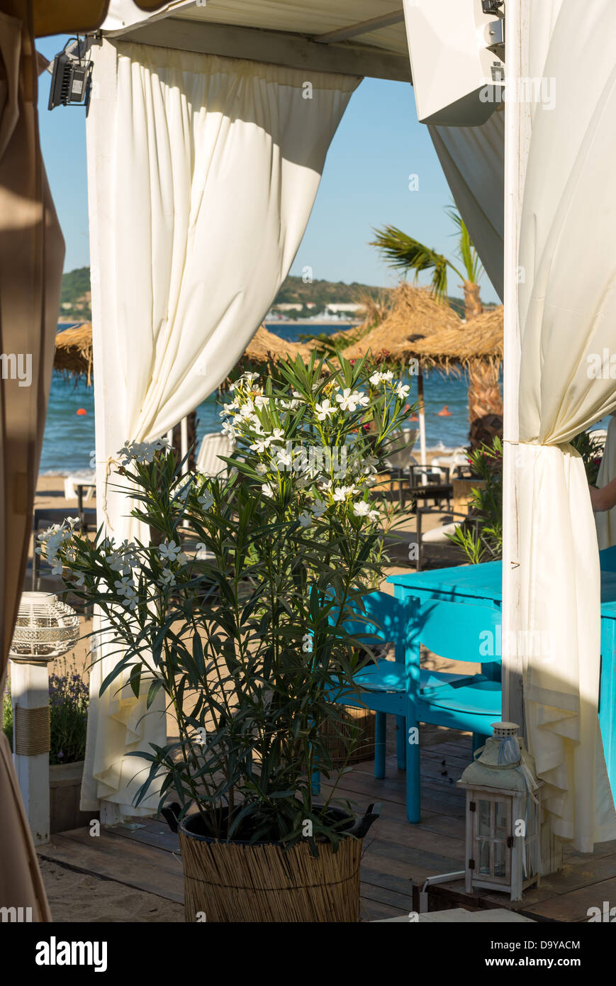 Beach summer restaurant on the sea Stock Photo - Alamy