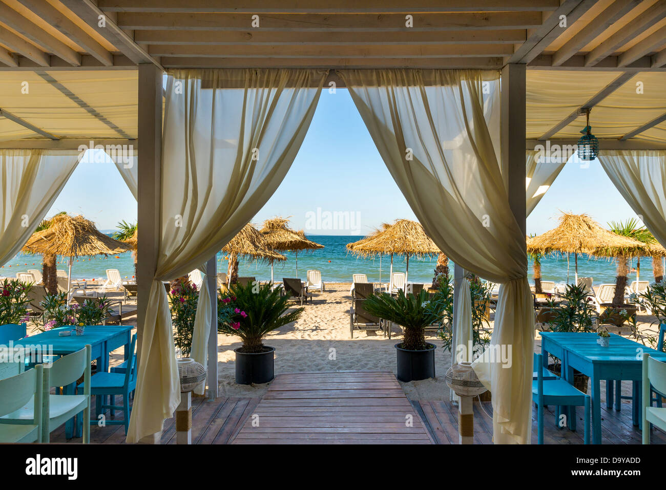 Beach summer restaurant on the sea Stock Photo - Alamy