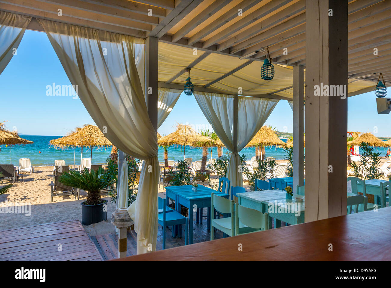 Summer beach restaurant hi-res stock photography and images - Alamy