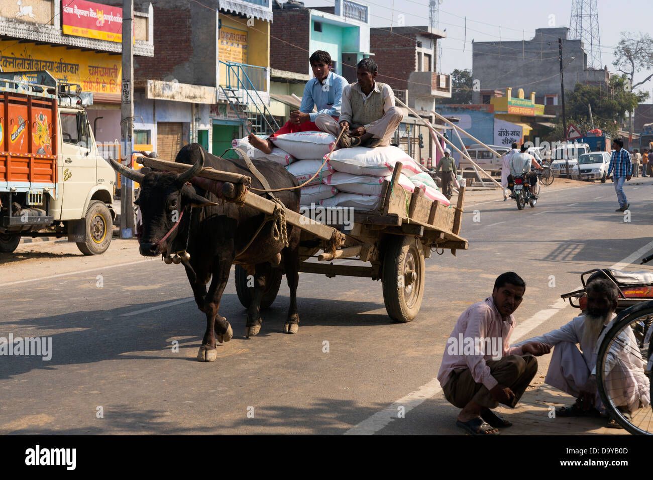 India, Uttar Pradesh, Aligarh, typical street scene Stock Photo - Alamy India, Uttar Pradesh, Aligarh, typical street scene Stock Photo - Alamy