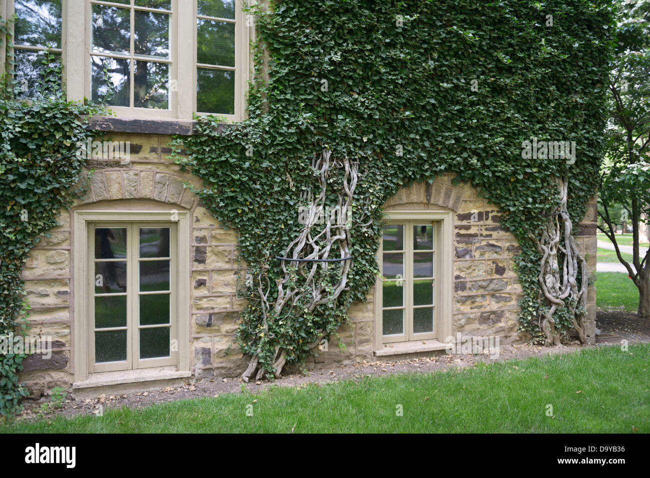 Princeton campus buildings hi-res stock photography and images - Alamy