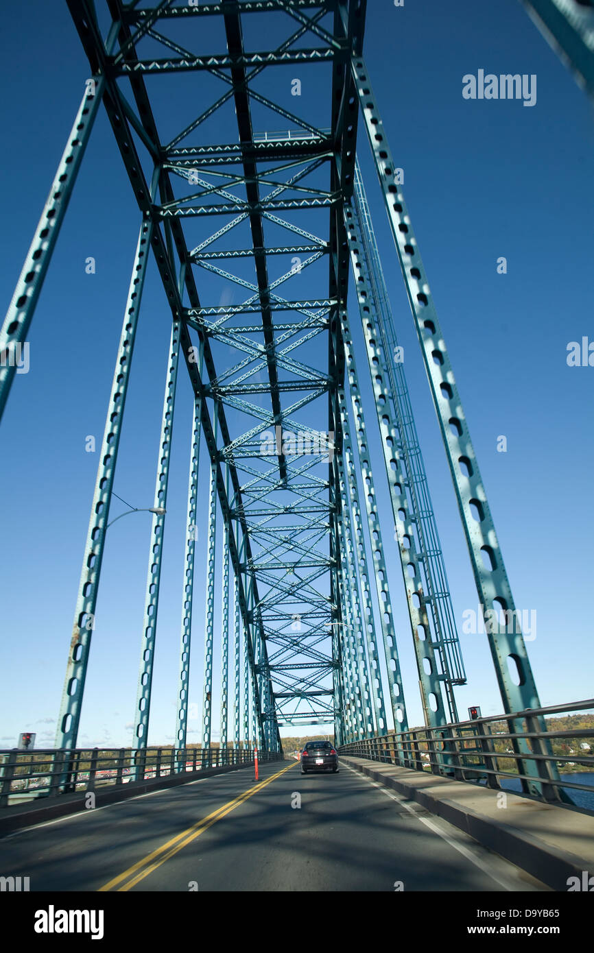 Steel bridge new brunswick hi-res stock photography and images - Alamy