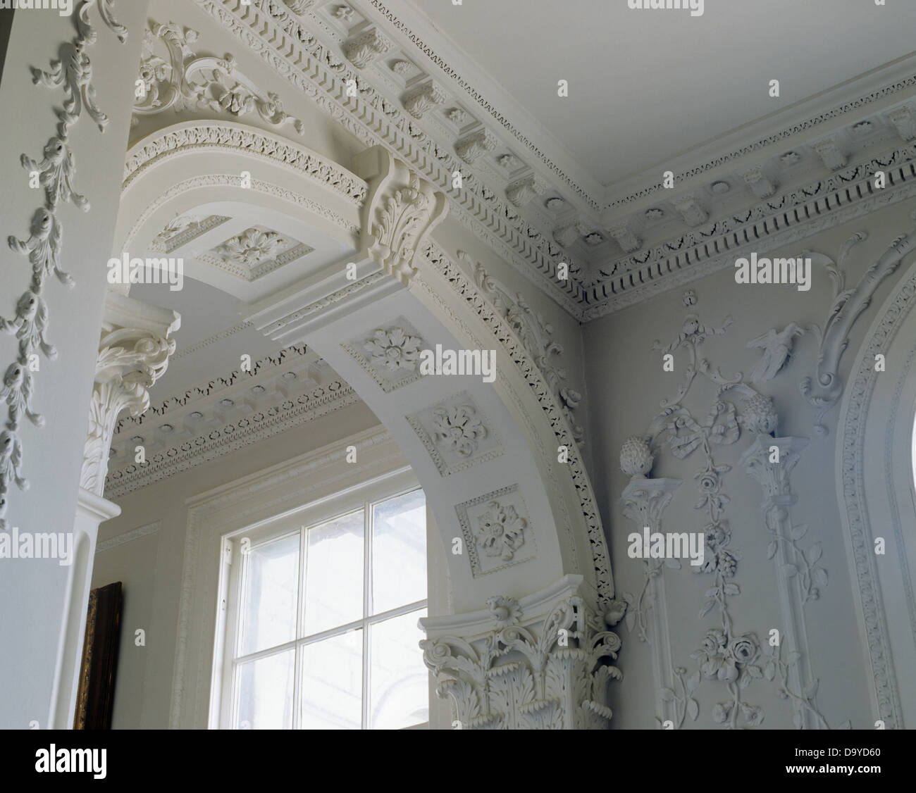Ornate cornices hi-res stock photography and images - Alamy