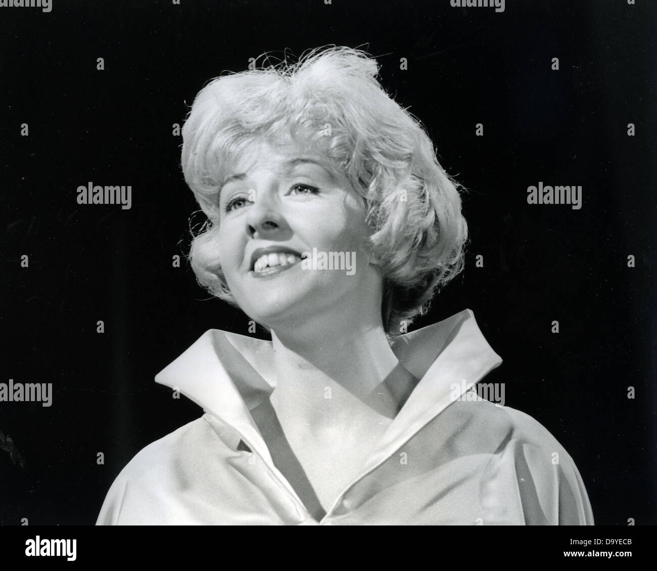 ROSEMARY SQUIRES UK popular singer in April 1960 Stock Photo - Alamy