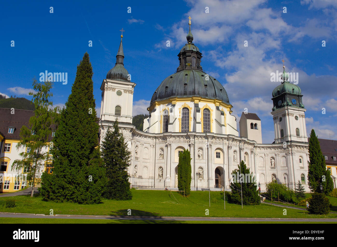 German monastery courtyard hi-res stock photography and images - Alamy