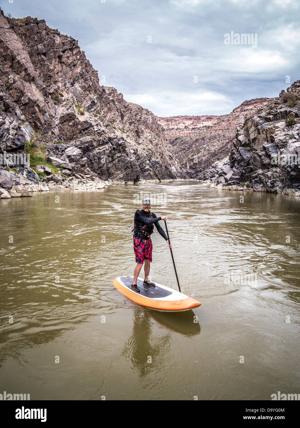 Man on paddleboard in a river hi-res stock photography and images - Alamy
