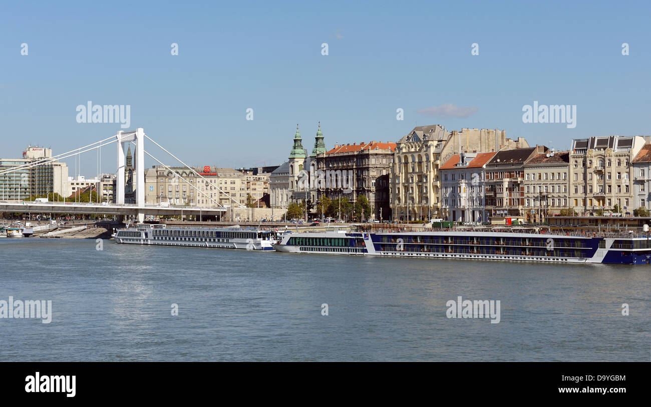 Elizabeth bridge budapest hi-res stock photography and images - Alamy