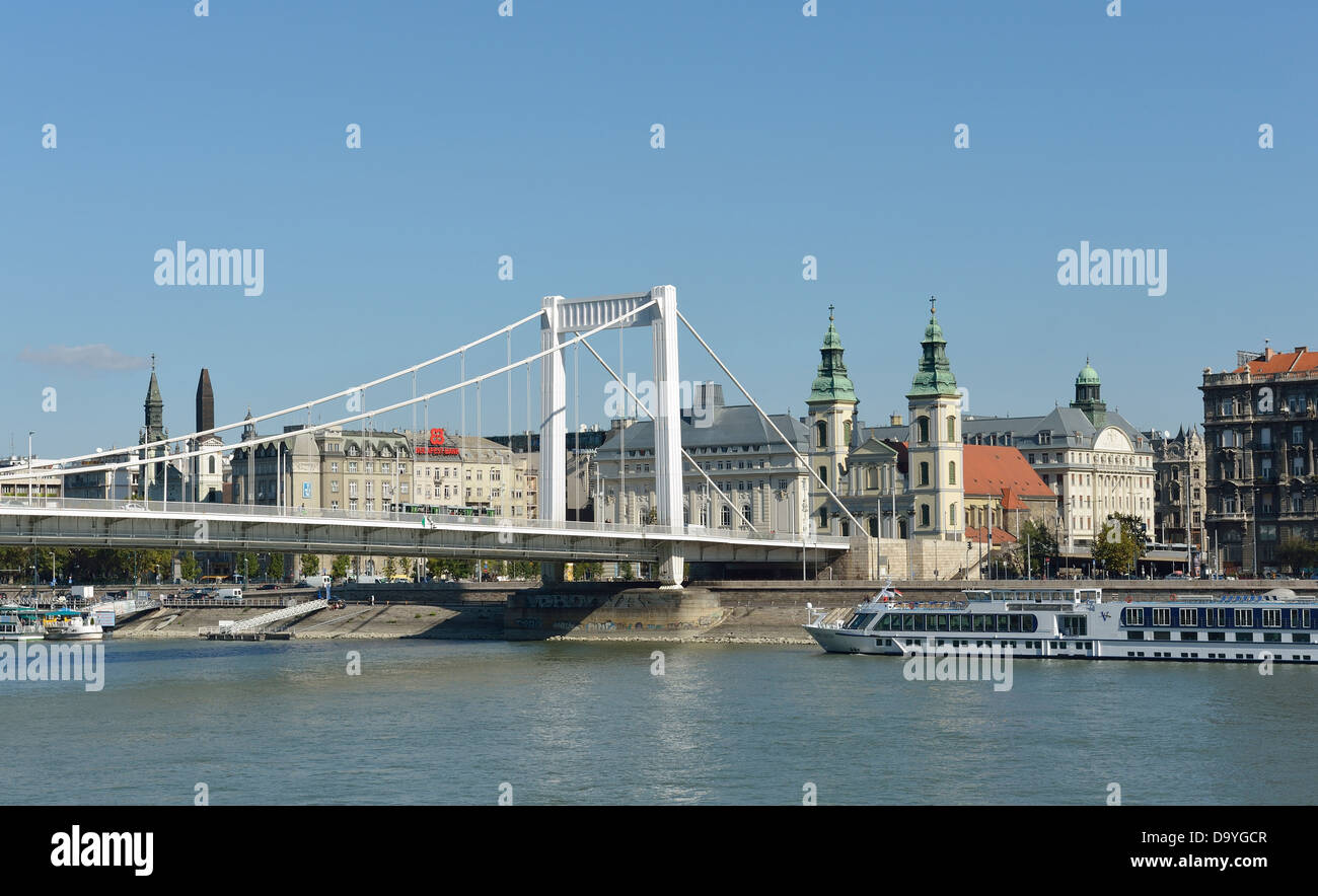 Elizabeth bridge budapest hi-res stock photography and images - Alamy