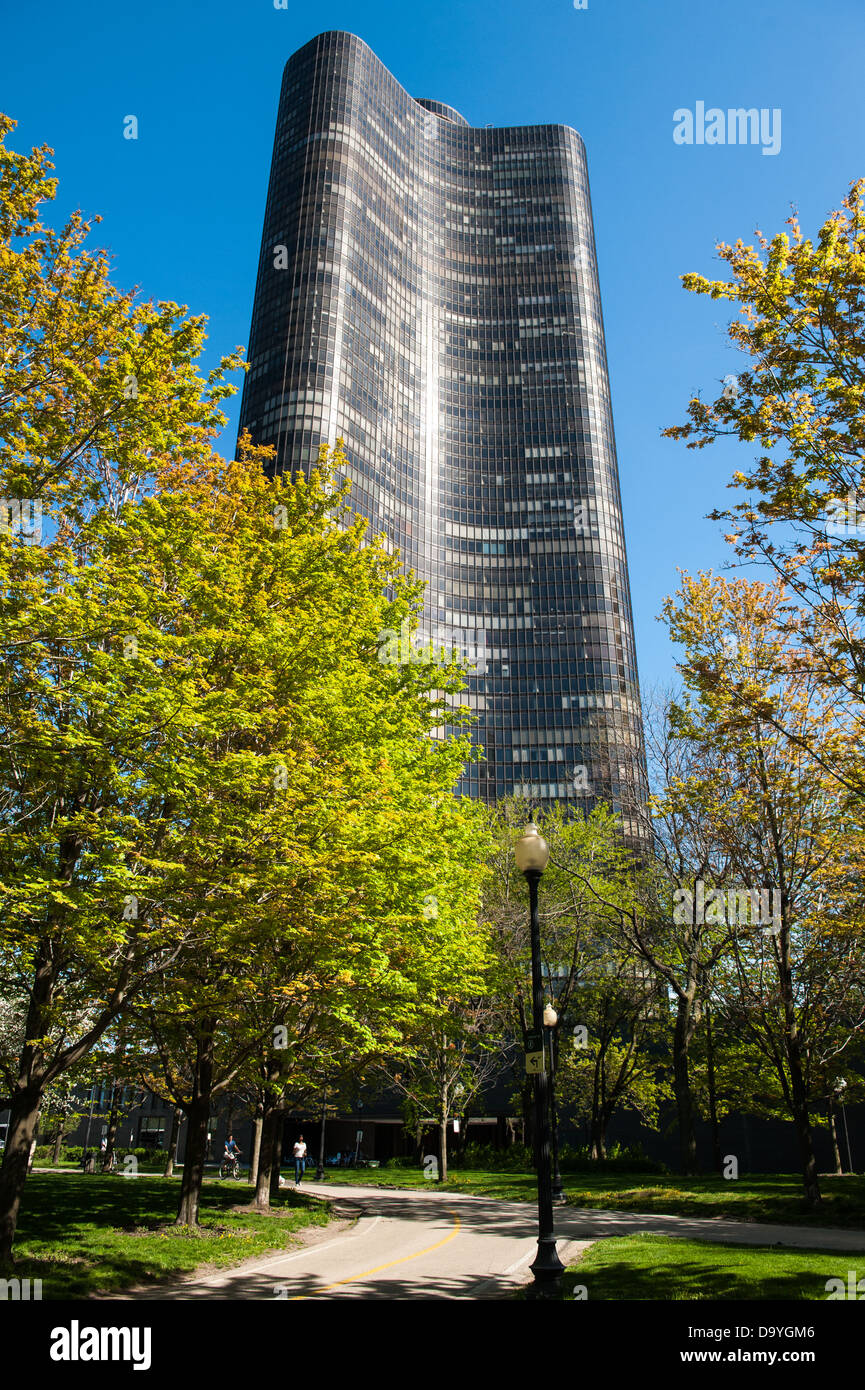 Residential high rise chicago hi-res stock photography and images - Alamy