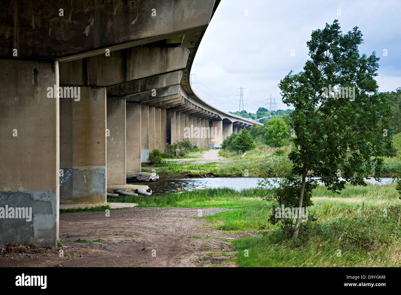 Flyover on the M56 motorway across the River Weaver, Frodsham, Cheshire ...