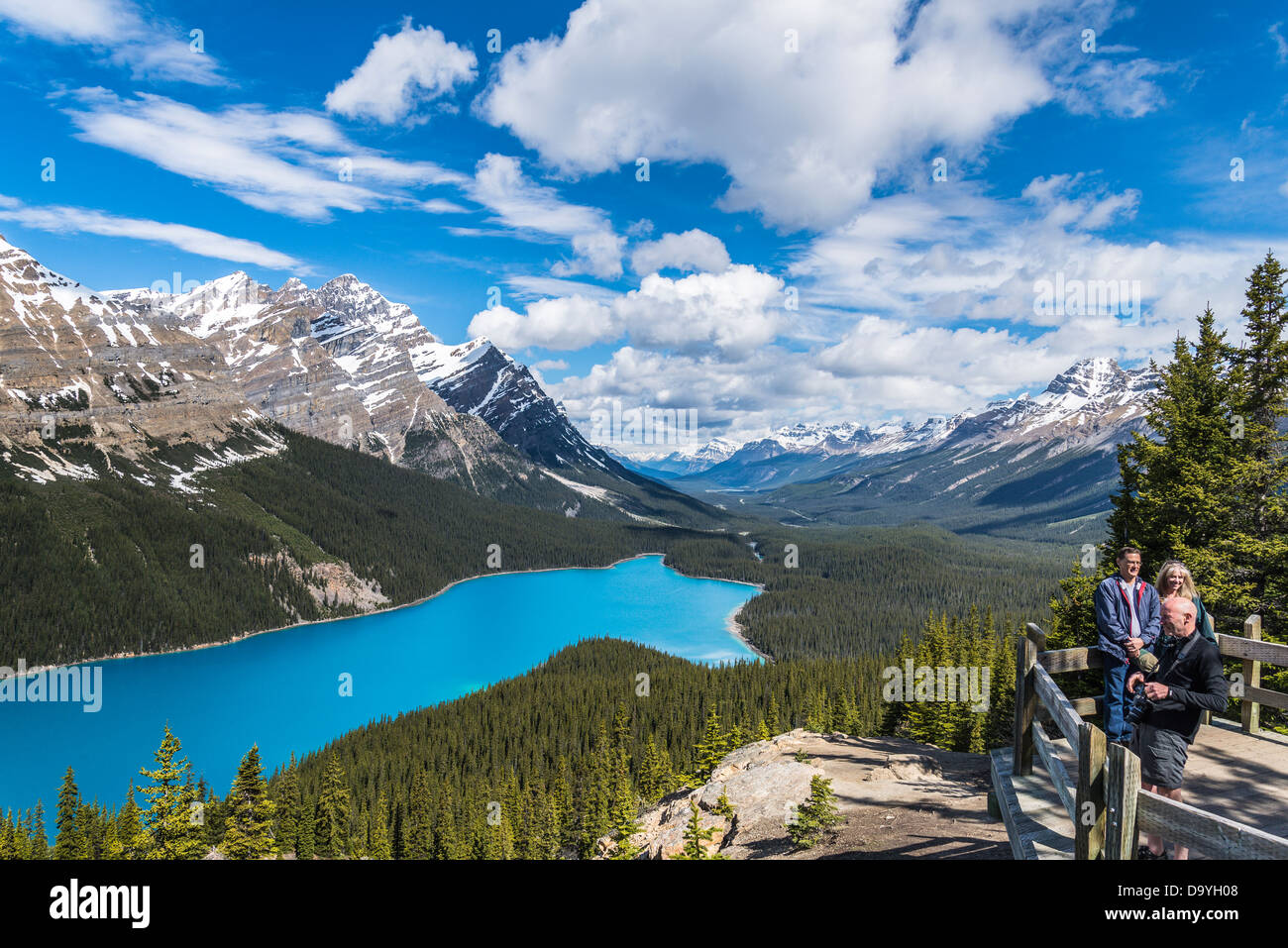 Tourists at Peyto Lake overlook, Banff National Park, Alberta, Canada ...