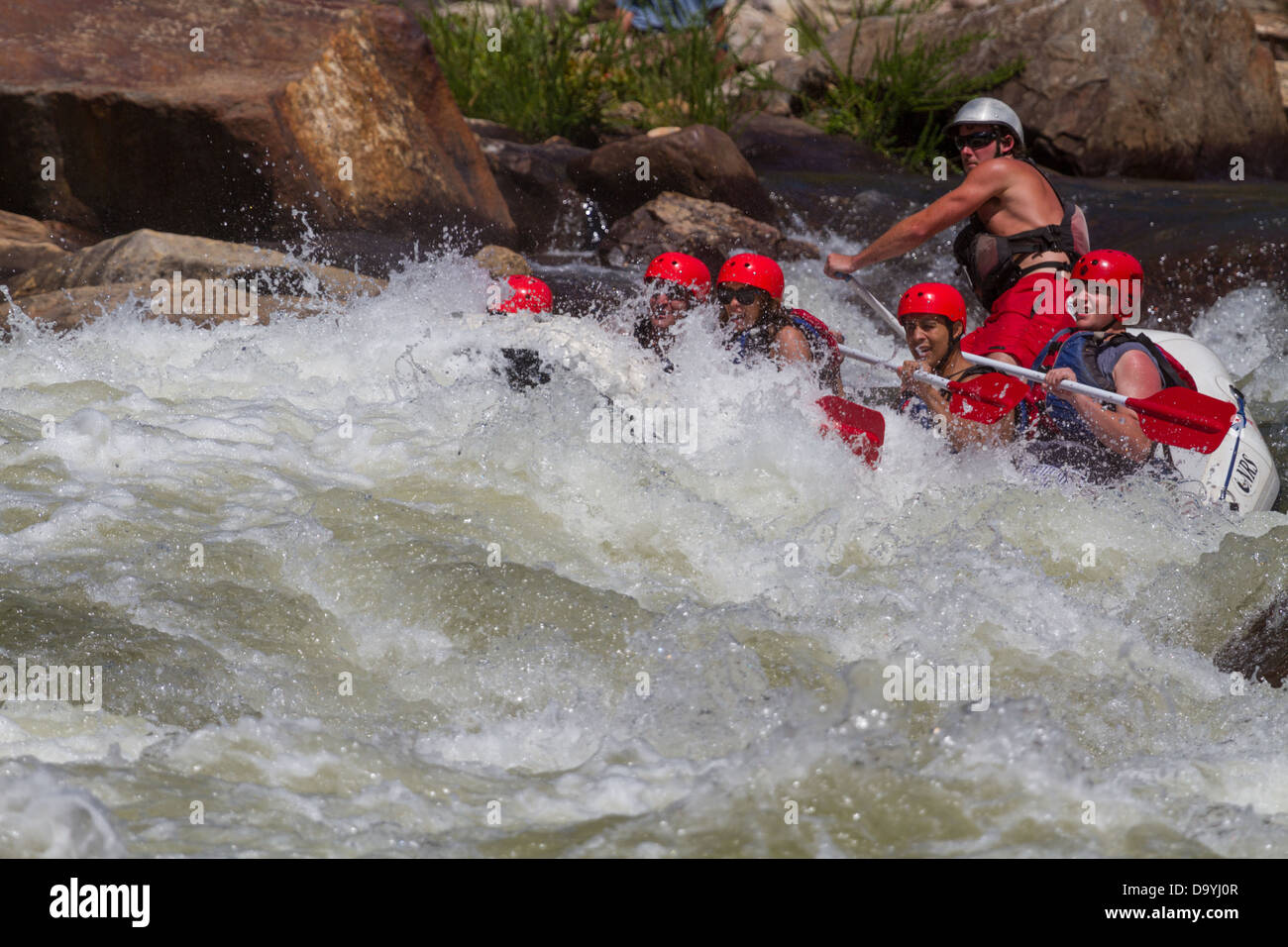 A raft maneuvers the rapids on the Ocoee River Stock Photo - Alamy