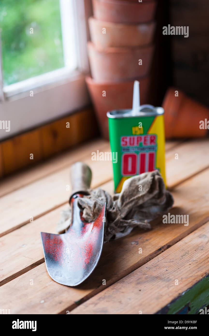 Cleaning trowel hi-res stock photography and images - Alamy