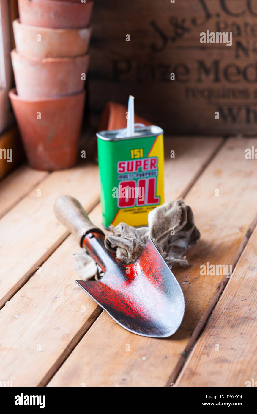 Cleaning trowel hi-res stock photography and images - Alamy