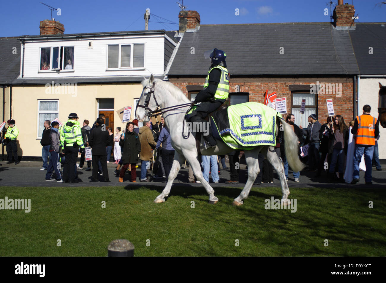 Anti Fascists protest against a anti mosque demonstration in Millfield ...