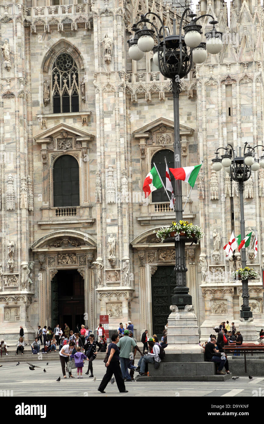 Milan duomo church hi-res stock photography and images - Alamy
