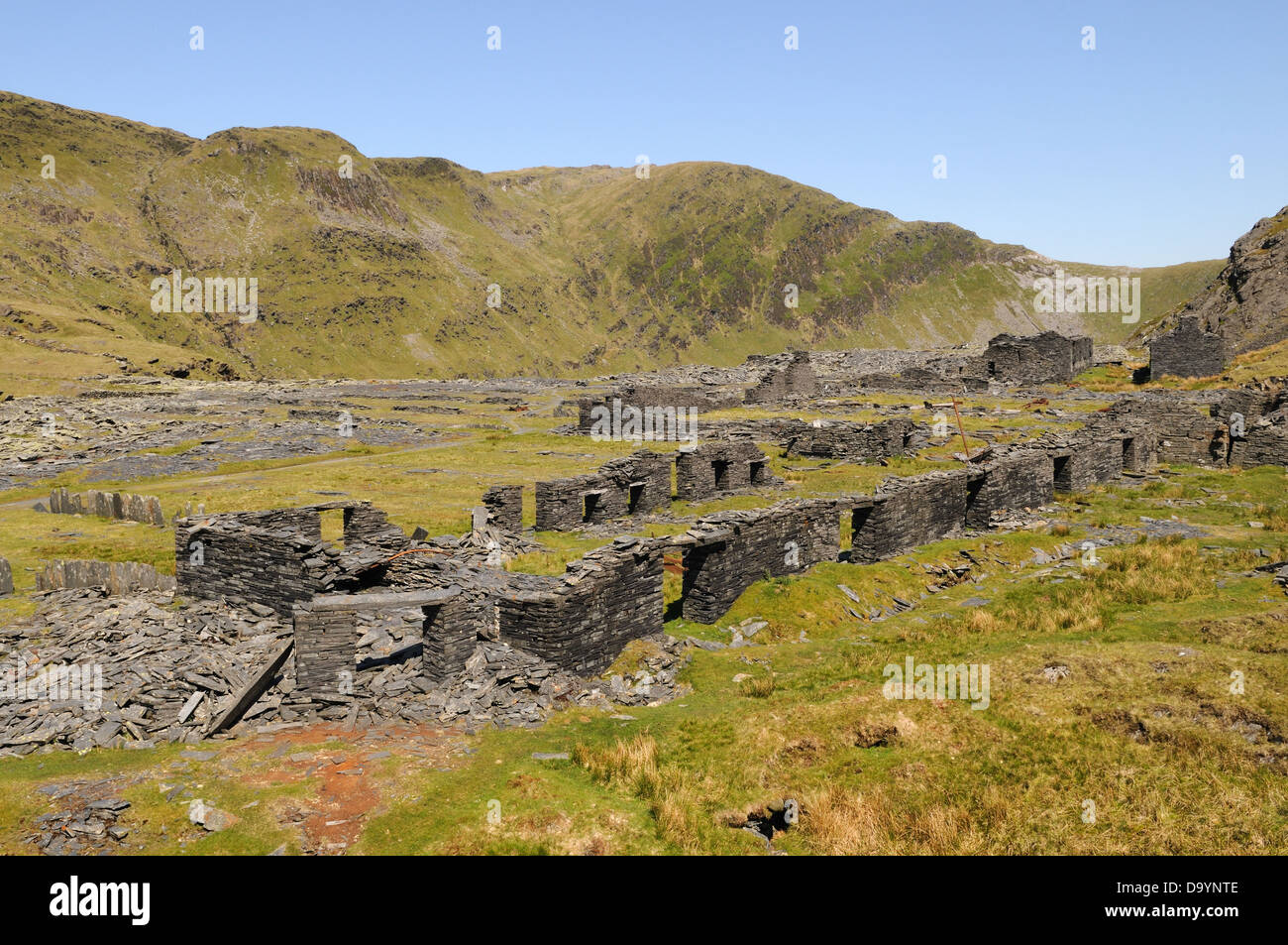 Cwmorthin valley slate mine ruins hi-res stock photography and images ...