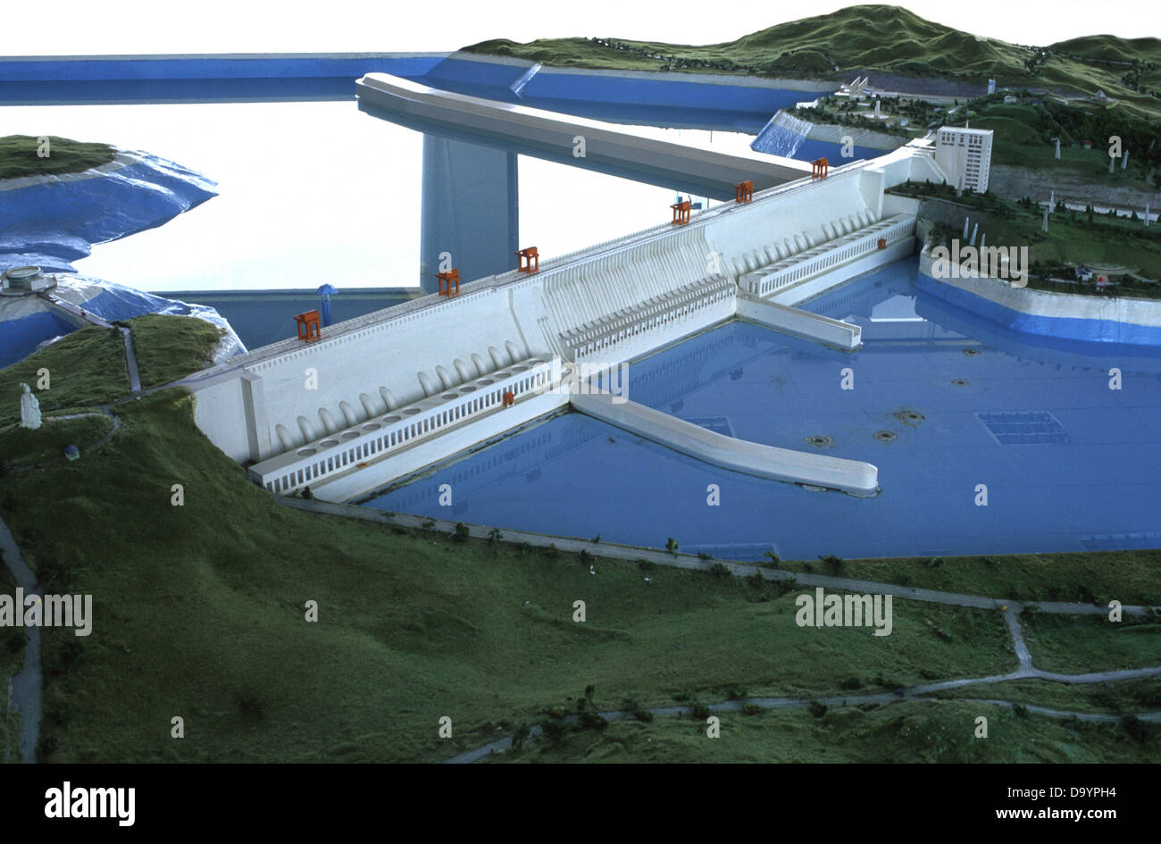 Hydroelectric Dam Model