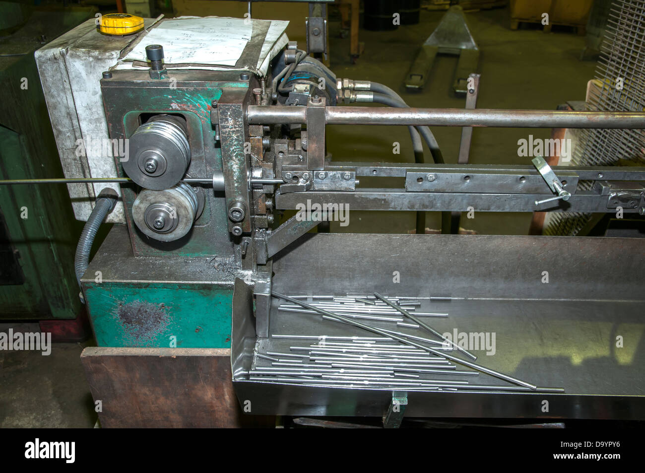 rod cutting machine capable of cutting very strong 10mm shaft Stock ...