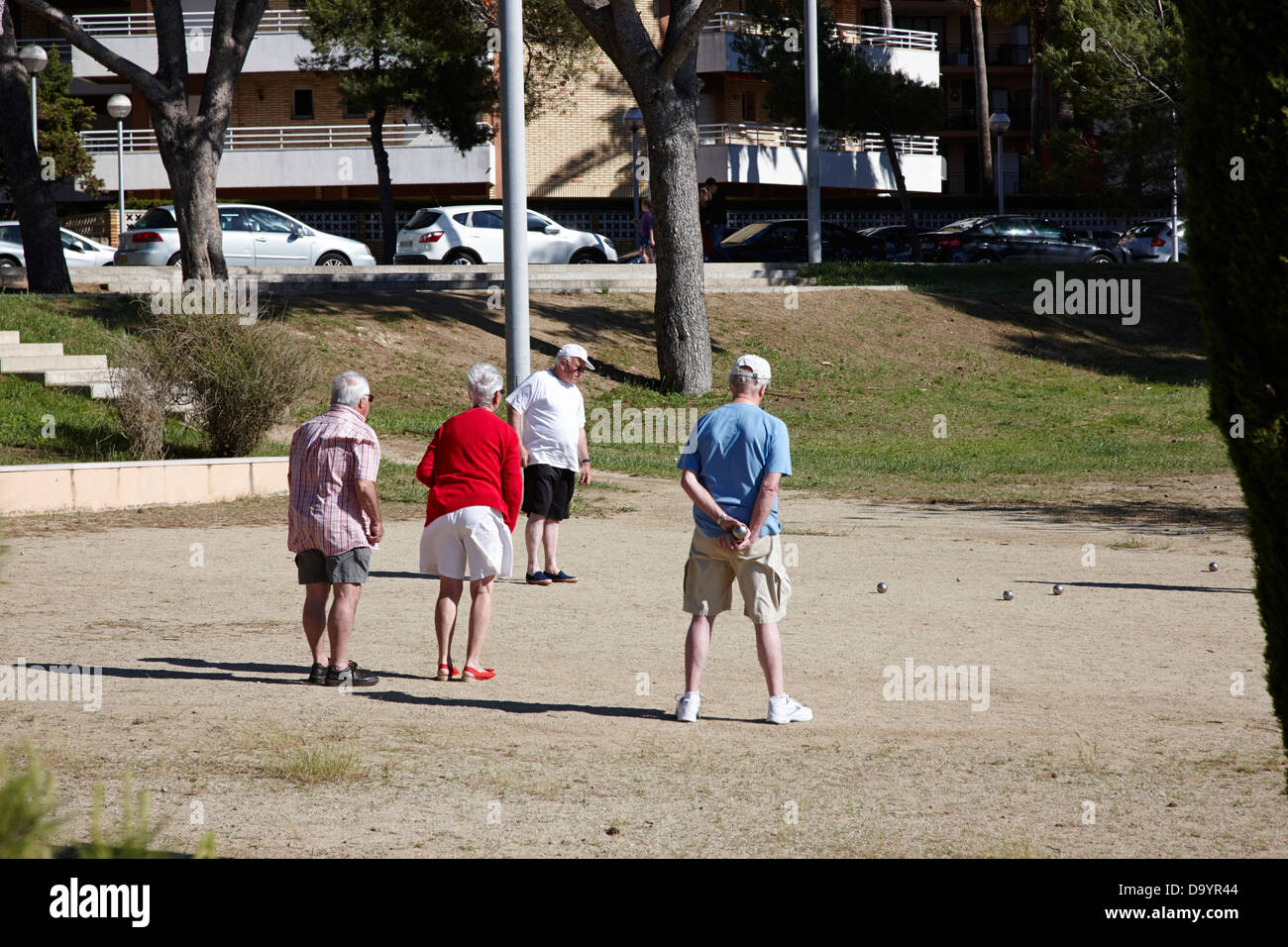 Elderly people playing boules hi-res stock photography and images - Alamy