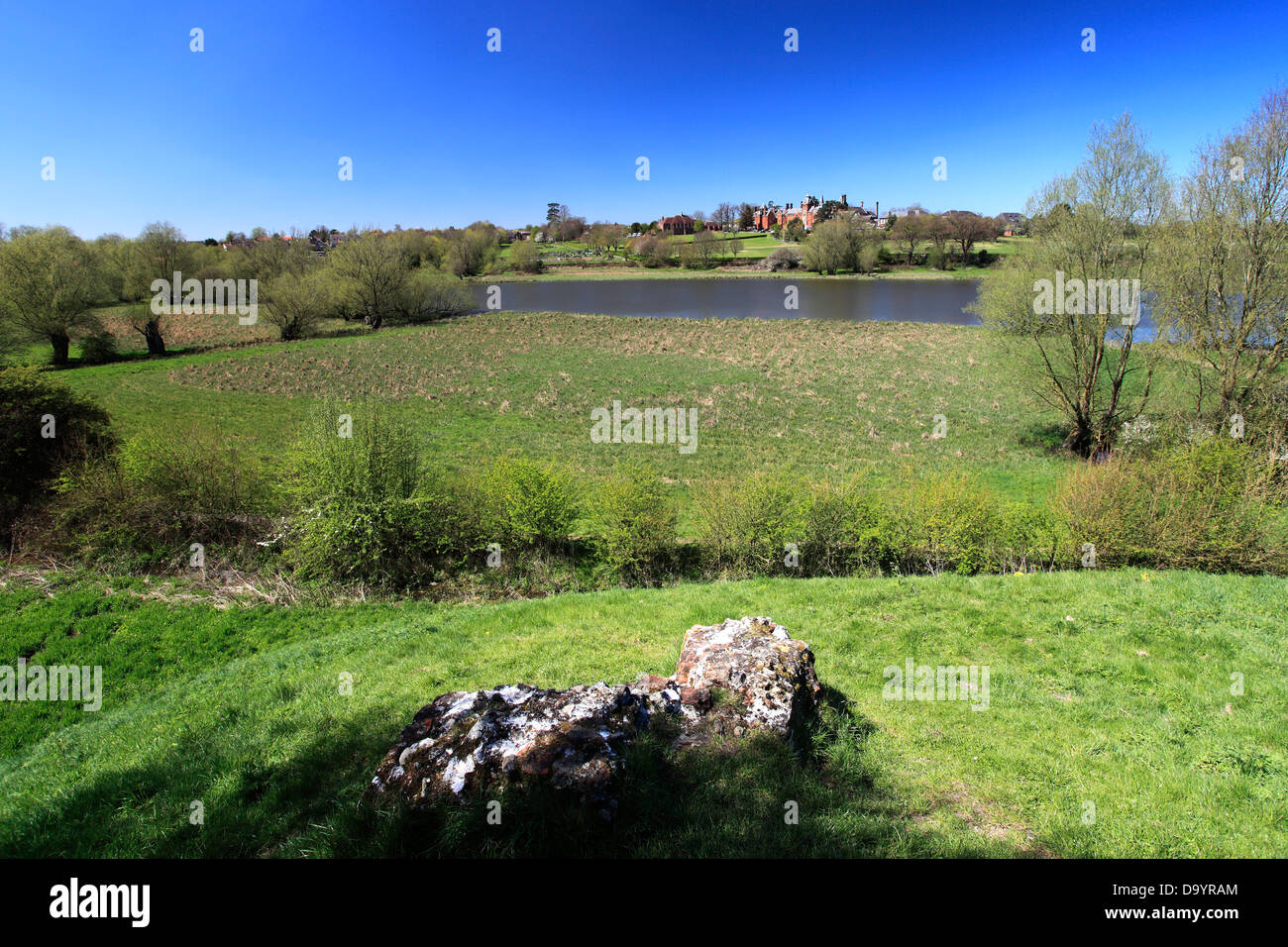Summer, the Mere lake, Framlingham village, Suffolk County, England, UK ...