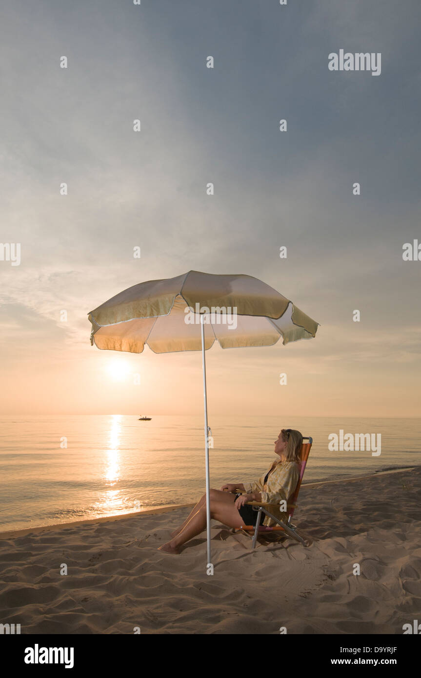 Woman looking at lake michigan hi-res stock photography and images - Alamy