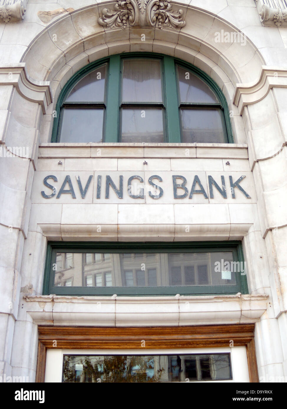 Savings Bank Signage on Union Bank Building in Winnipeg Stock Photo - Alamy